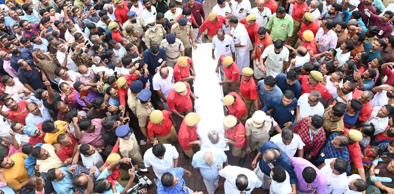 In home town Thalassery in Kerala, thousands pay last respects to CPI(M ...