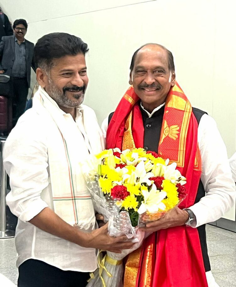 Heated exchange as Congress rivals Revanth Reddy and Venkat Reddy ...