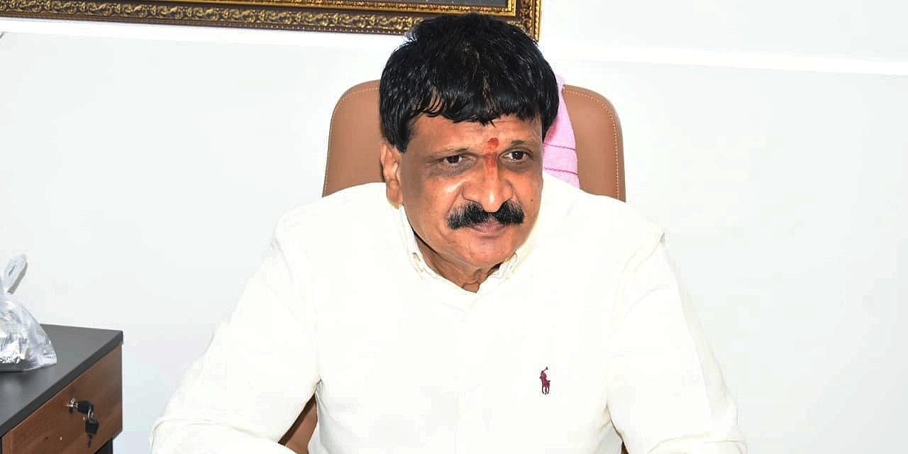 Malkajgiri MLA Mynampally Hanumantha Rao quits BRS, likely to take a ...