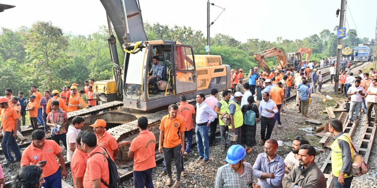 AP train accident: Train services resume on Howrah-Chennai line - The ...
