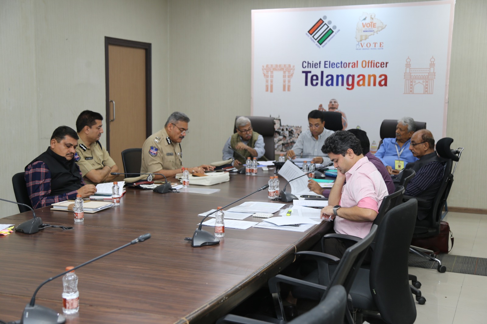 2,898 candidates left in fray day ahead of withdrawal deadline; 606 ...