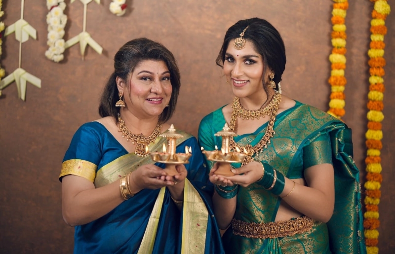 Malashree celebrating Diwali with her daughter Aradhanaa Ram - The ...